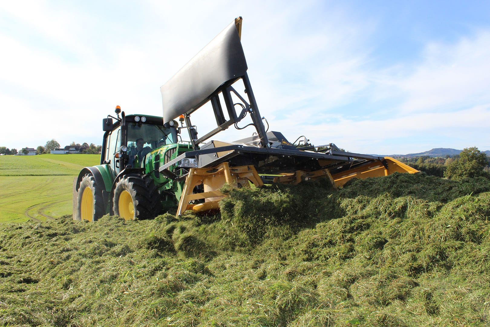 All you need to know about silage spreaders - MAMMUT